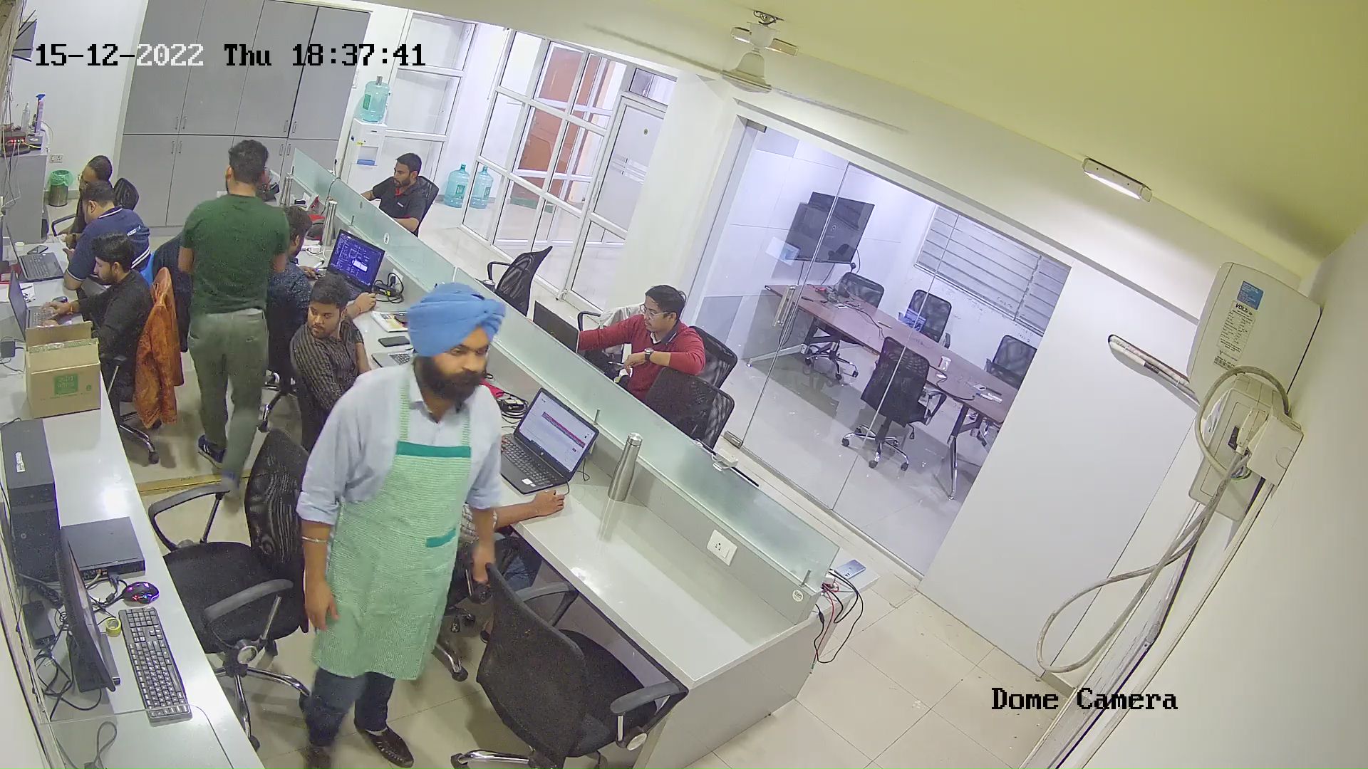 Apron Detection Object Detection Dataset by knowledgeflex