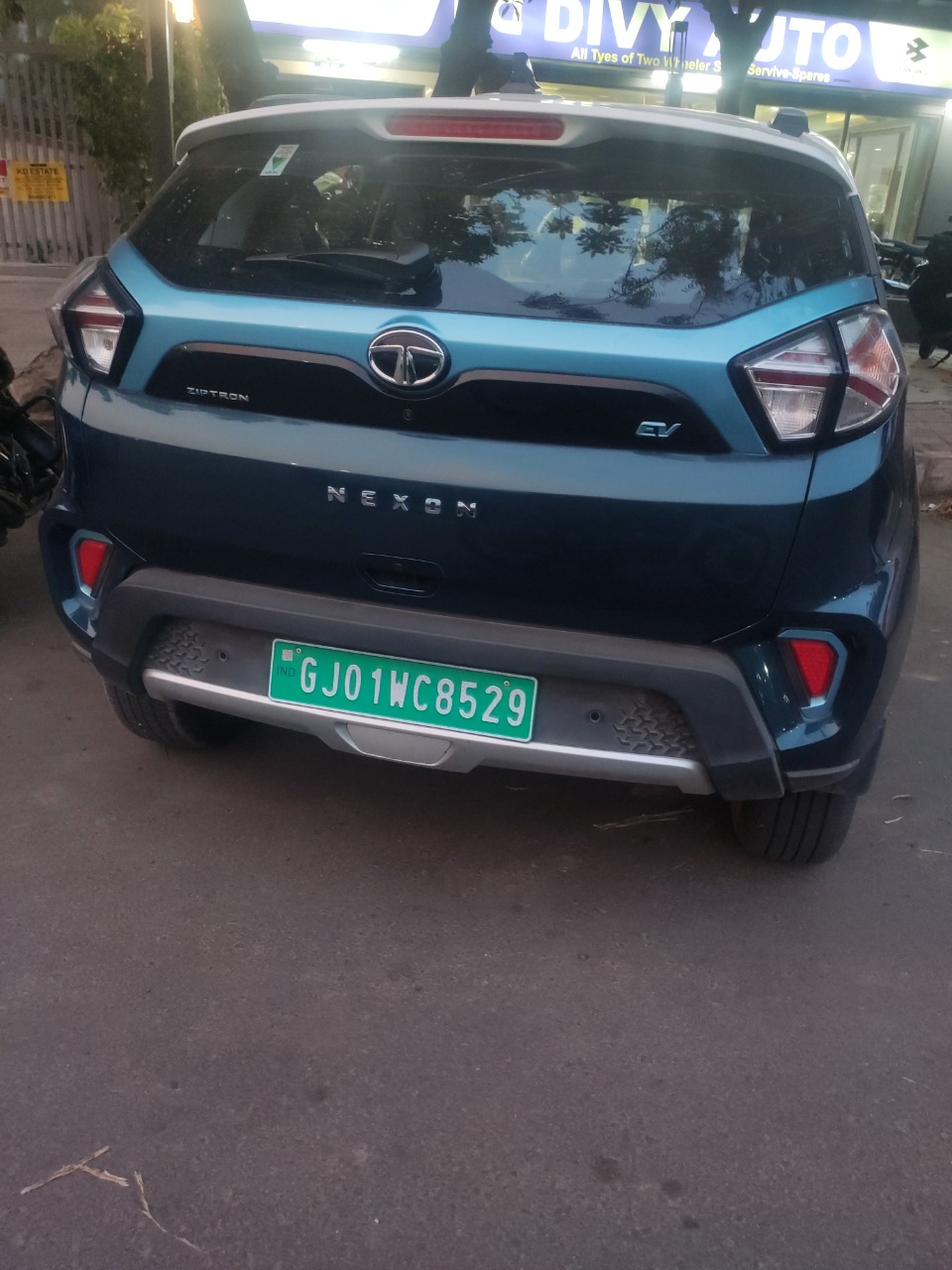 Electric Vehicle Number Plate Object Detection Dataset by DataCluster Labs