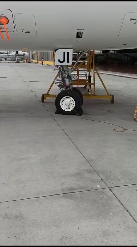 Airplane-Wheel Object Detection Dataset by VECHUR