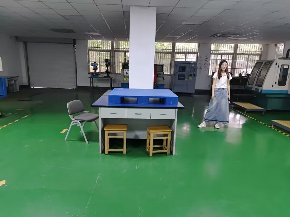 pallet Object Detection Dataset and Pre-Trained Model by project-q8wgi