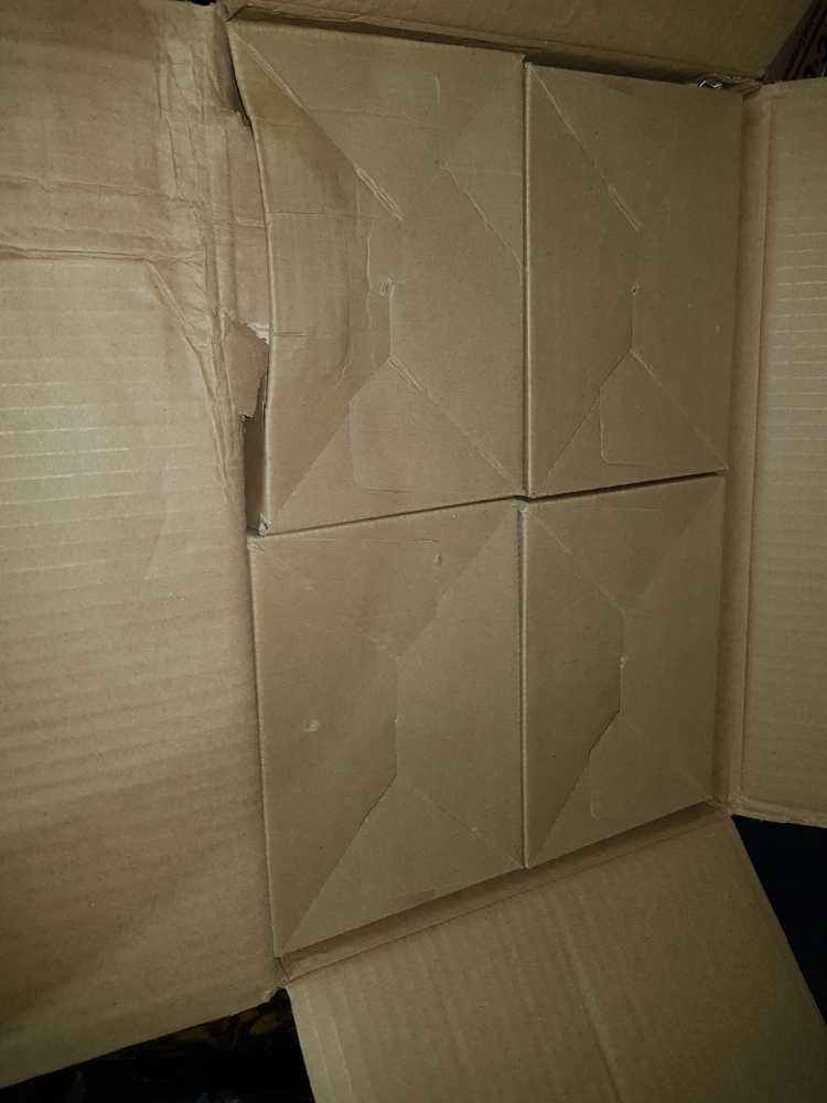 Parcel Damage Detection Object Detection Dataset and Pre-Trained Model by University of Moratuwa