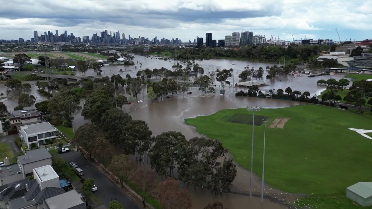 Flood Water Instance Segmentation Dataset and Pre-Trained Model by romaricovargas