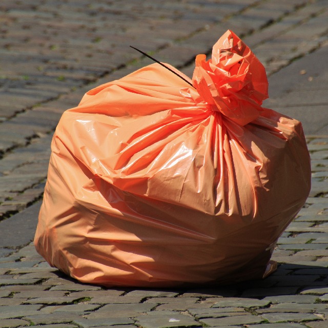 trash detection v7-2 Instance Segmentation Dataset and Pre-Trained Model by azfar haniff