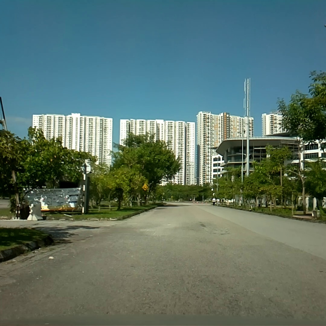 Speedbump And Potholes Detection Object Detection Dataset By Lawrence Wong