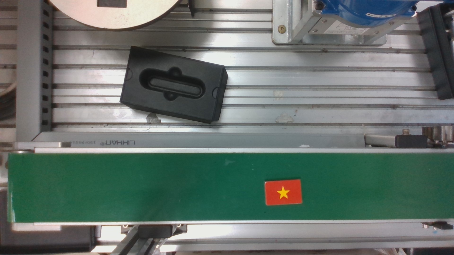 Flag_Detection Object Detection Dataset and Pre-Trained Model by ngphuctan