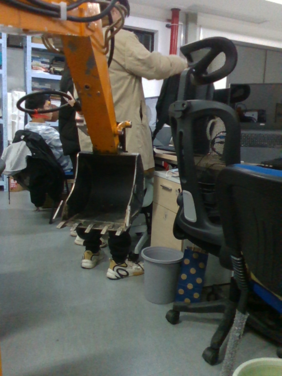 Bucket positioning Object Detection Dataset and Pre-Trained Model by shanghai university