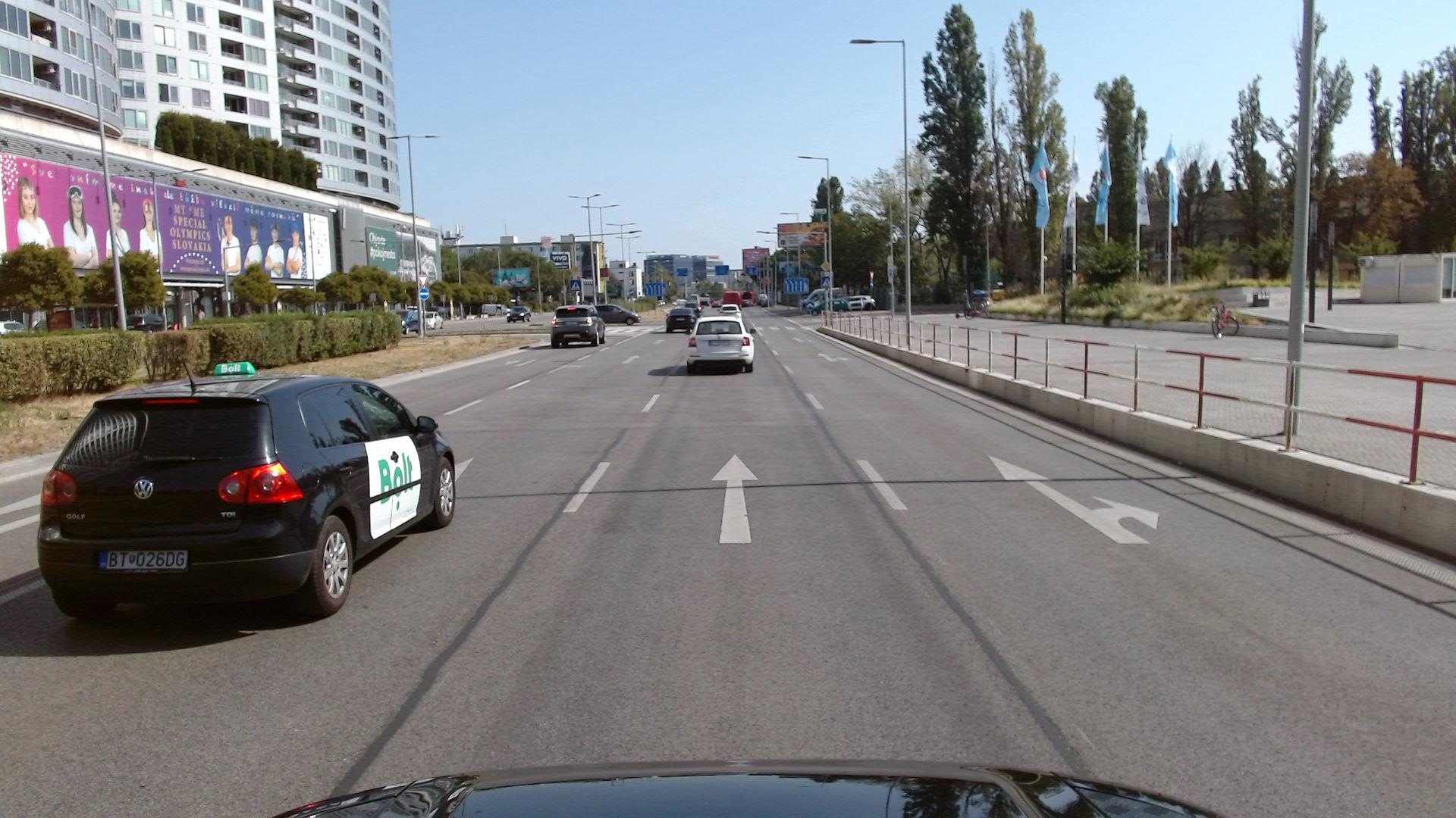 Objects on road Object Detection Dataset (v1, 2023-02-13 5:34pm) by ...