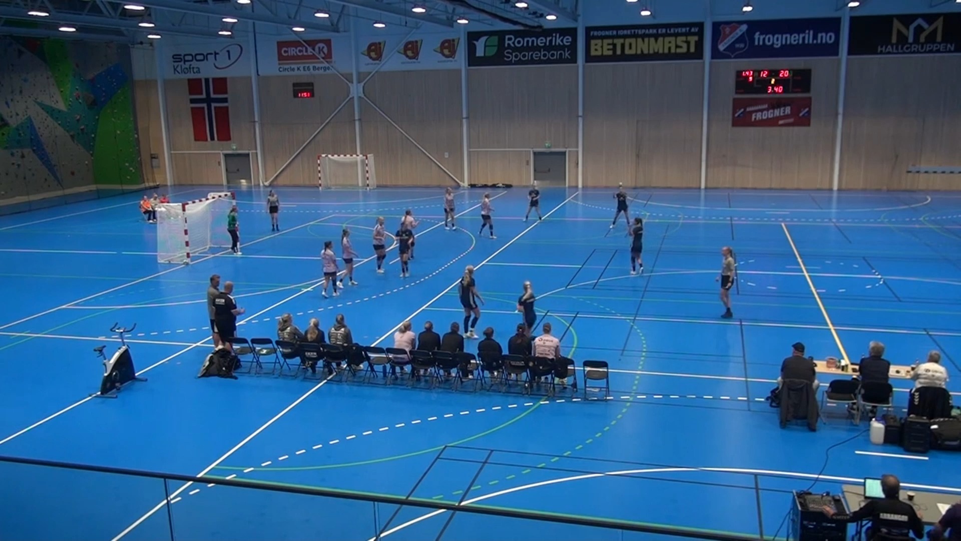 Handball Pics Object Detection Dataset by Kristian